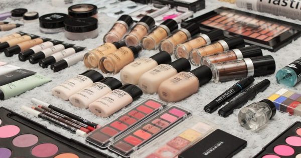 Quelle est la meilleure marque de maquillage professionnel ? - Miss Marion